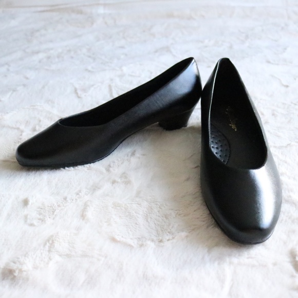 Angel Steps | Shoes | Angel Steps Black Amelia Low Heel Pump Shoe Nwt ...